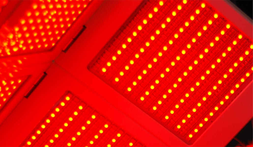 How Light Therapy Can Help Repair Sun-Damaged Skin - Envy Light Capsule